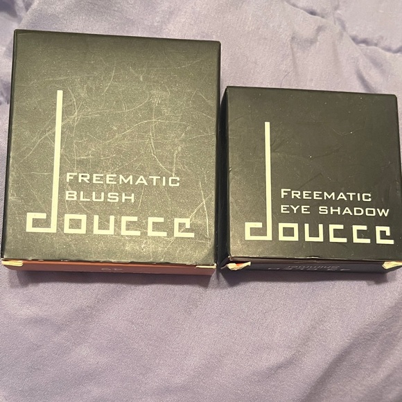 Doucce | Makeup | Doucce Freematic Blush And Eye Shadow In Black ...